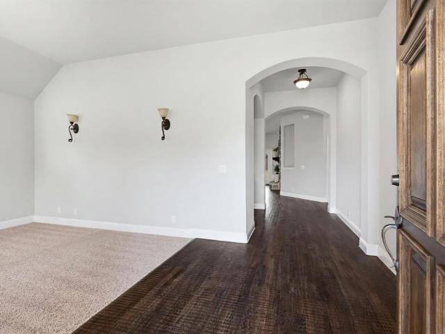 2115 Victoria Lane