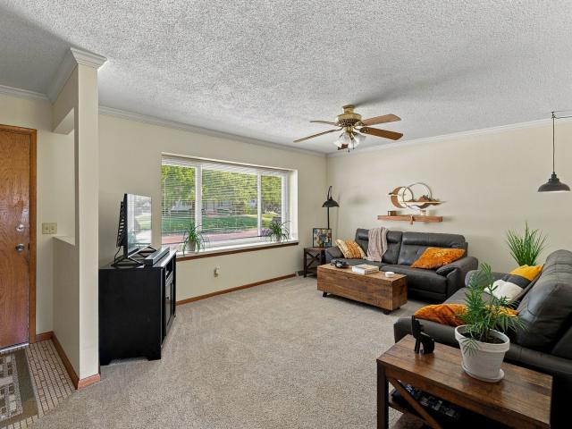 2115 W 38th Place