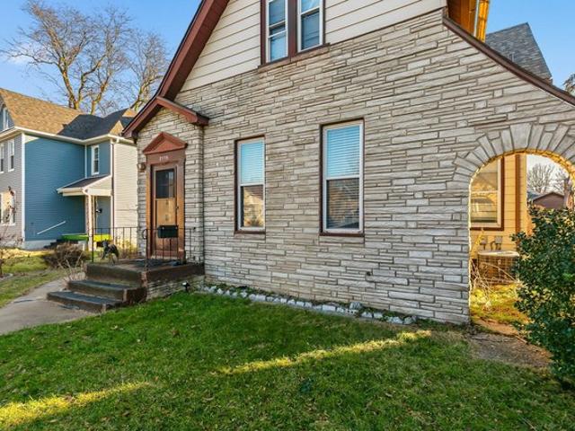 2115 W 4th St, Davenport, IA 52802