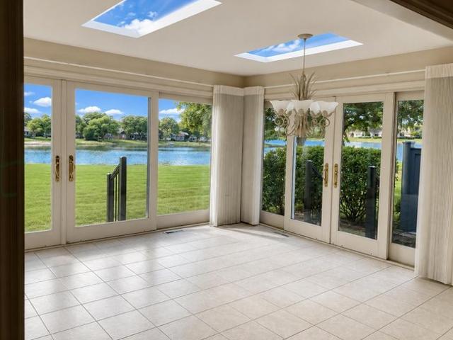 2115 W Norfolk Ct, Mequon, WI 53092
