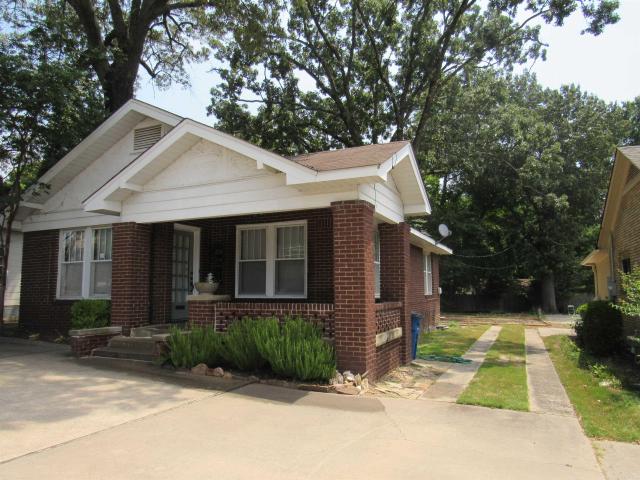 2116 Main St