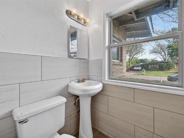 2116 Marilyn Ln, Arlington, TX 76010 | MLS #21224