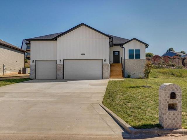 2116 N Bradbury Ln, Ozark, MO 65721