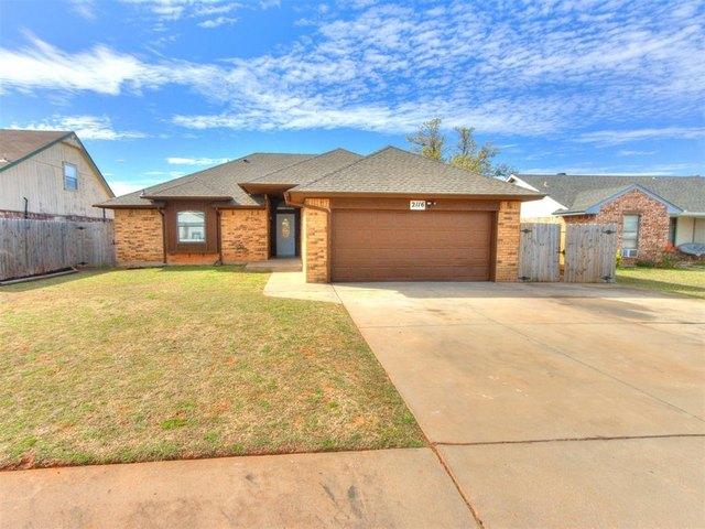 2116 NE 8th St, Moore, OK 73160