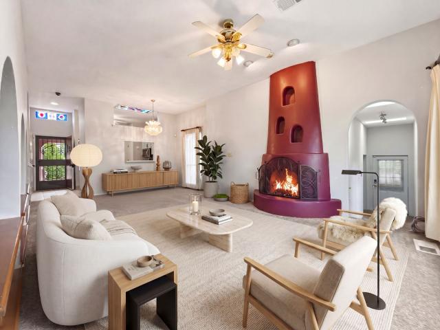 2116 Avenida De Las Alturas