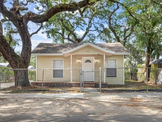 2116 E Ellicott St, Tampa, FL 33610