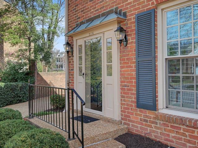 2116 Golf Club Ln