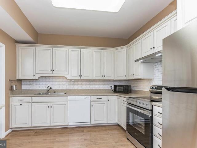 2116 Green Watch Way # 200D