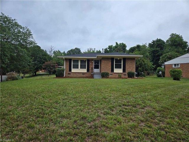 2116 Larkspur Dr, Greensboro, NC 27405