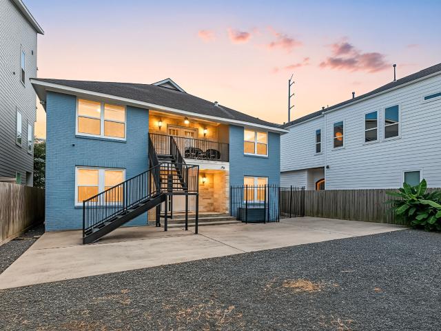 2116 Live Oak Street