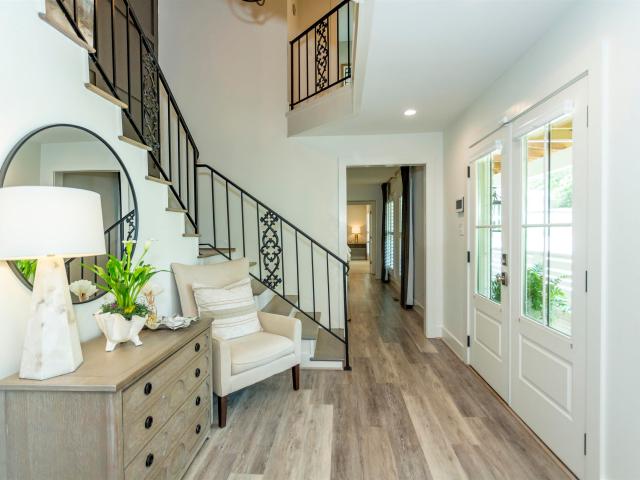 2116 Rockview Lane