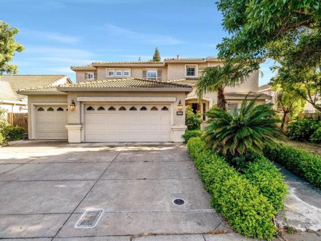 2116 Steinbeck Dr, Modesto, CA 95356