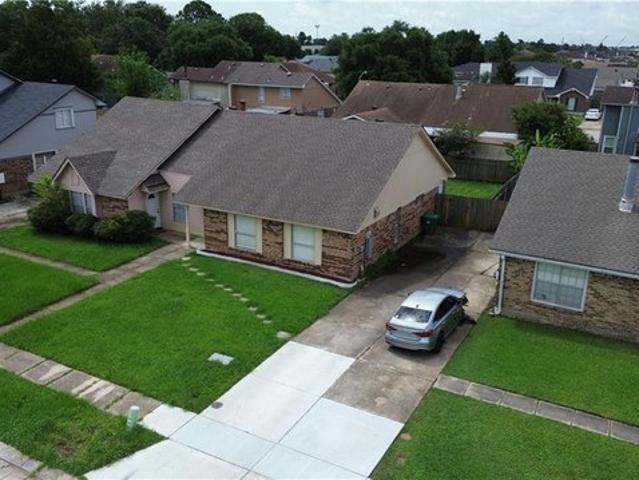 2116 Snowbird Dr, Harvey, LA 70058