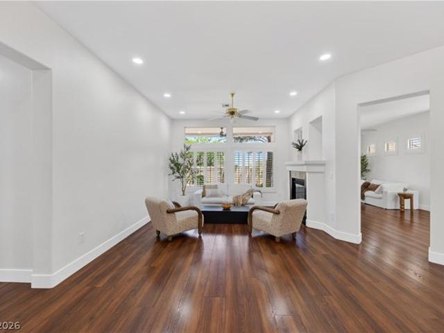 2116 Spring Water Dr, Las Vegas, NV 89134