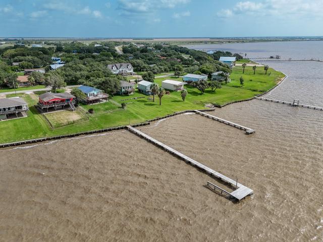 2116 W Bayshore Drive