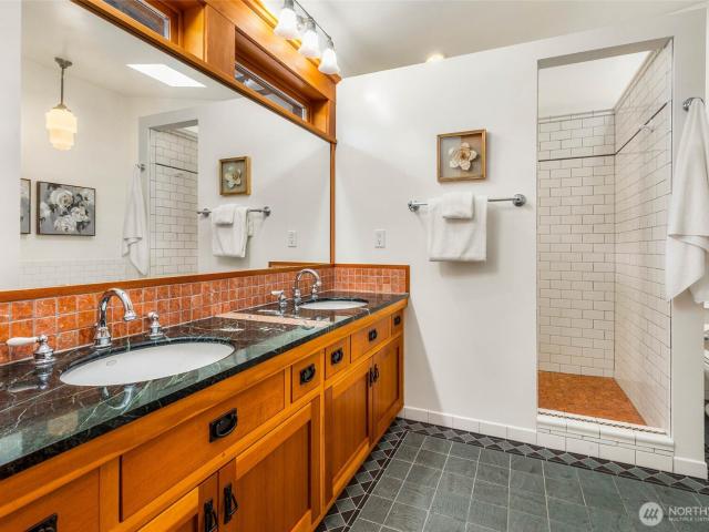 2117 N 36th St, Seattle, WA 98103 | MLS #2490