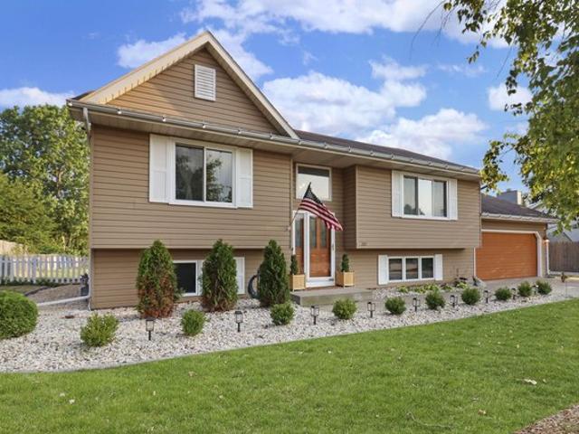 2117 Newberry Ln, Caledonia, WI 53402