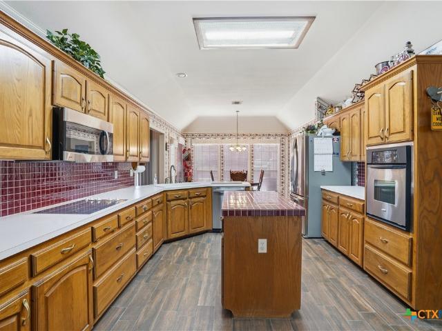 2117 Lakeview Loop