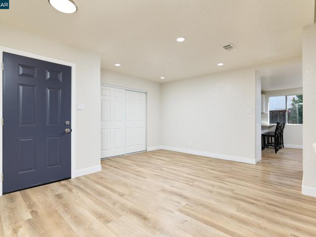 2117 Lopez Dr