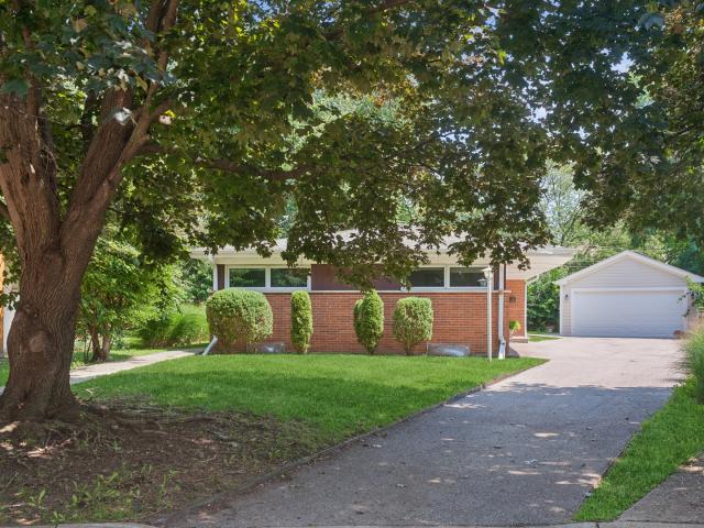 2117 Parkview Court