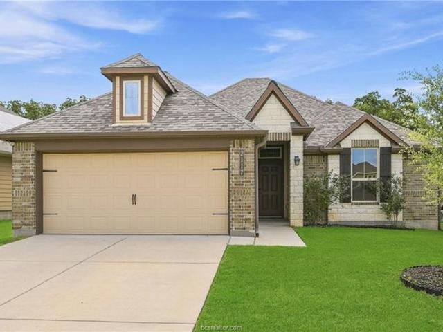 2117 Stubbs Dr, Bryan, TX 77807