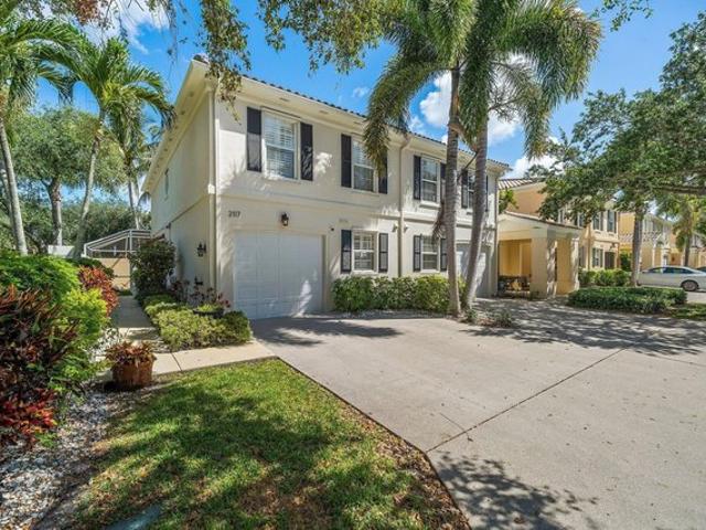 2117 Tigris Dr, West Palm Beach, FL 33411