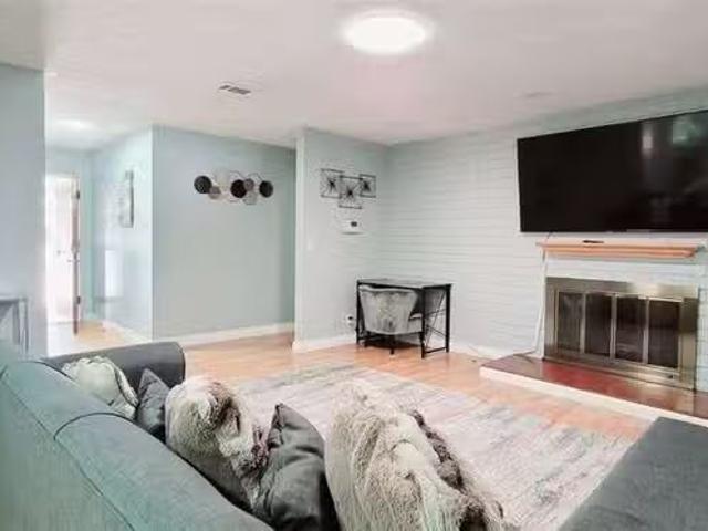 2117 W Beacon Avenue, Anaheim, CA 92804 650597749