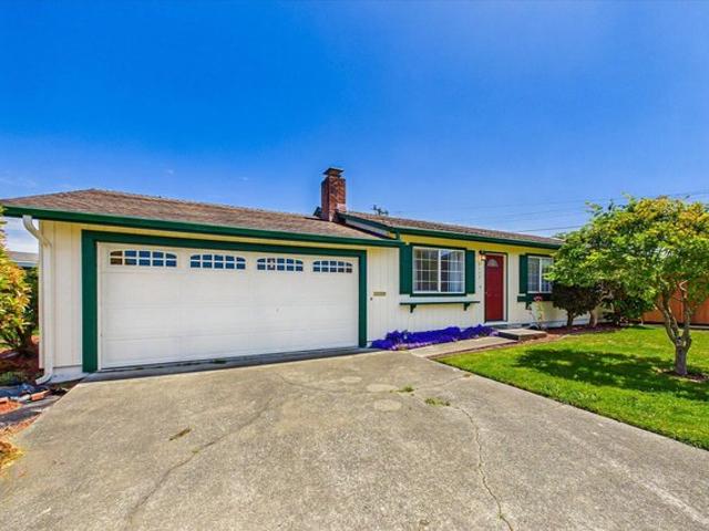 2117 11th St, Arcata, CA 95521