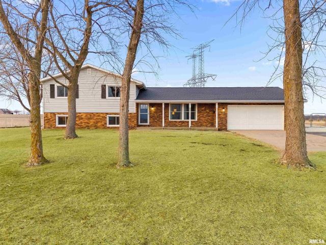 21184 Allentown Rd, Pekin, IL