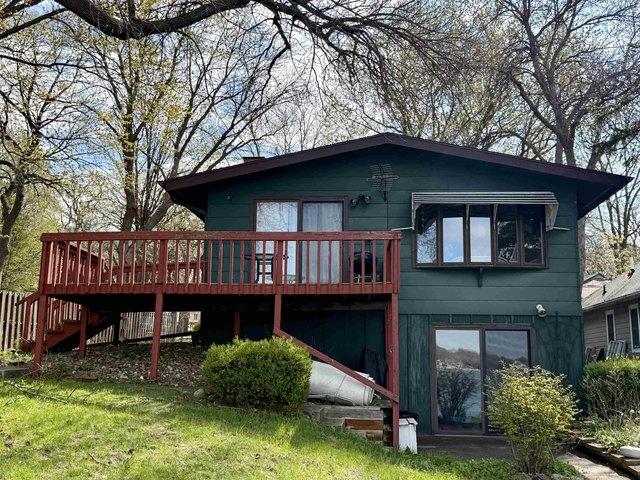 21189 4th Ln, Spirit Lake, IA 51360