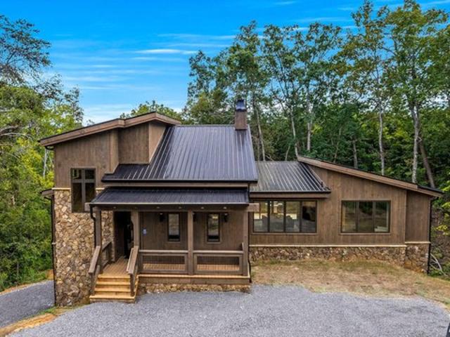 2118 Megan Ridge Dr, Sevierville, TN 37862