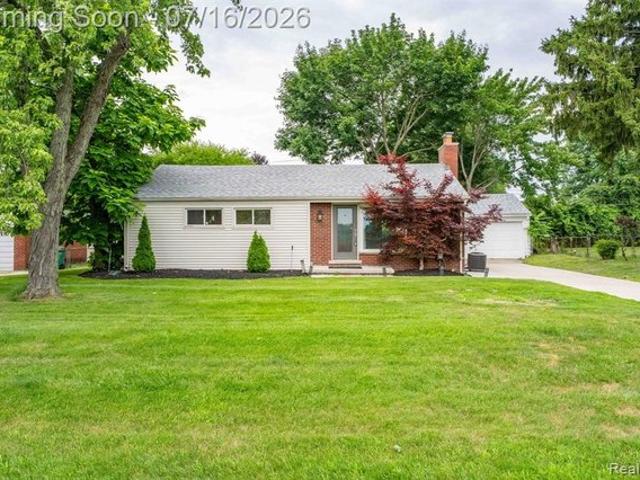 2118 Middlebelt Rd, West Bloomfield Township, MI 48324