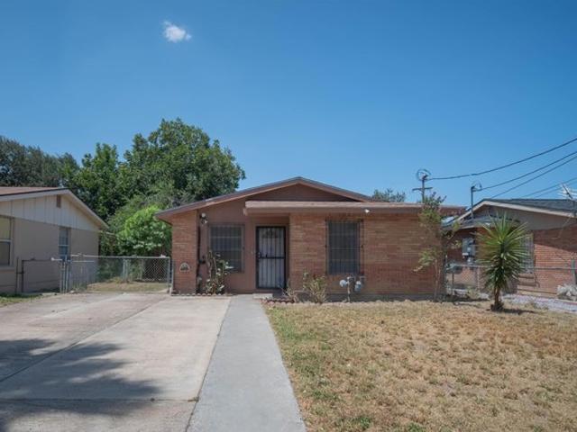 2118 E Kearney St, Laredo, TX 78043