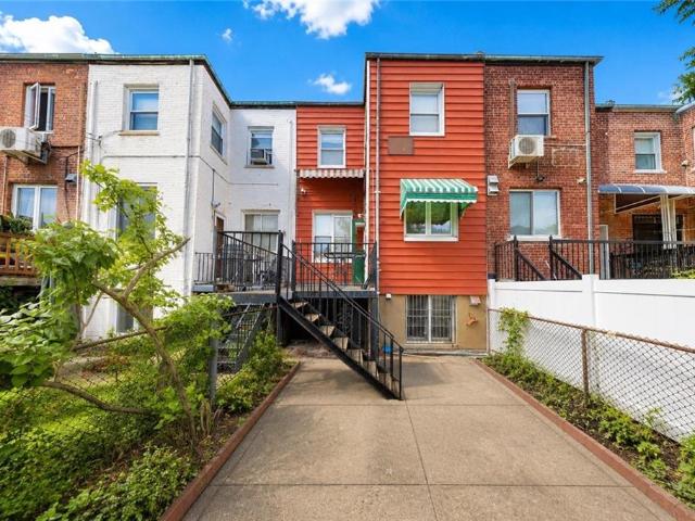 2118 East 26th Street