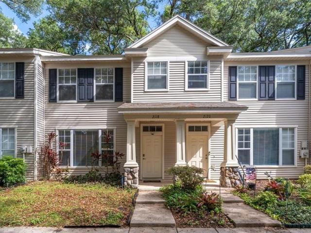 2118 Golden Oak Ln, Valrico, FL 33594