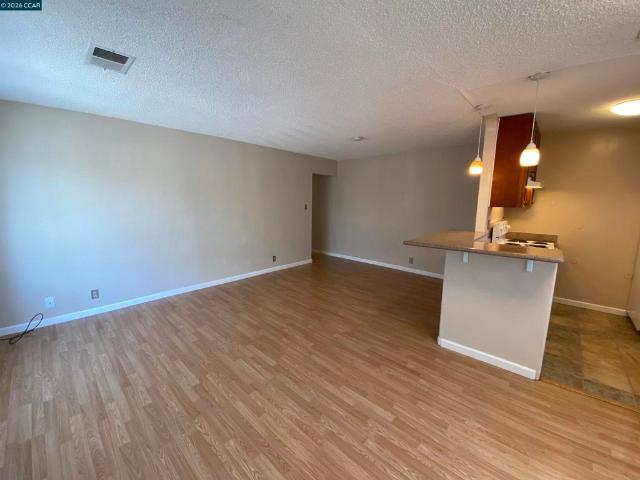 2118 Peppertree Way