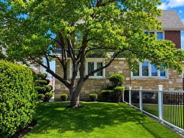 2118 Vista St, Philadelphia, PA 19152