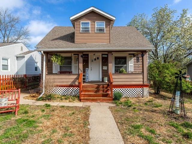 2118 W 16th St, Davenport, IA 52804
