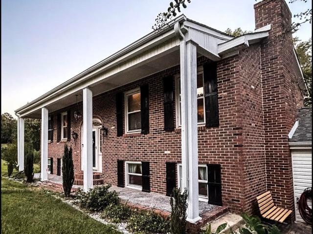 2118 Wilson Blvd