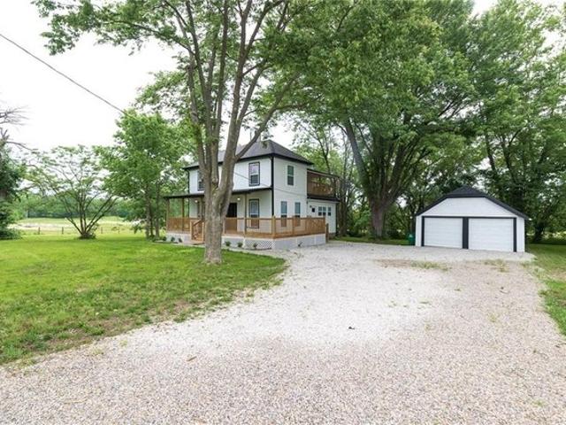 21195 S Woodland Rd, Spring Hill, KS 66083