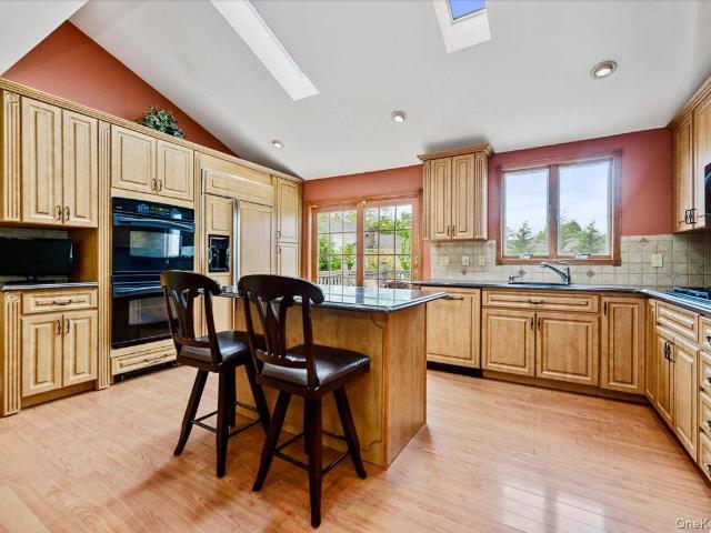 2119 Oliver Way