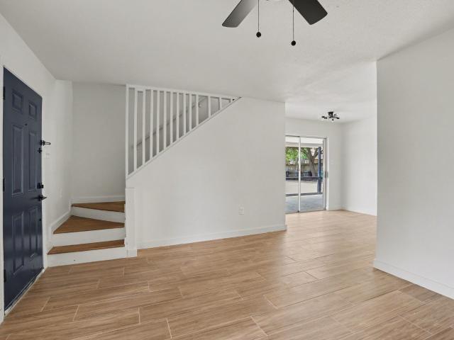 2119 Barr Street C