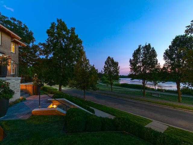 2119 E Lake Of The Isles Parkway