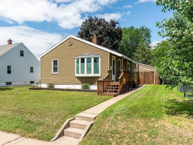 2119 Farnam St, La Crosse, WI 54601