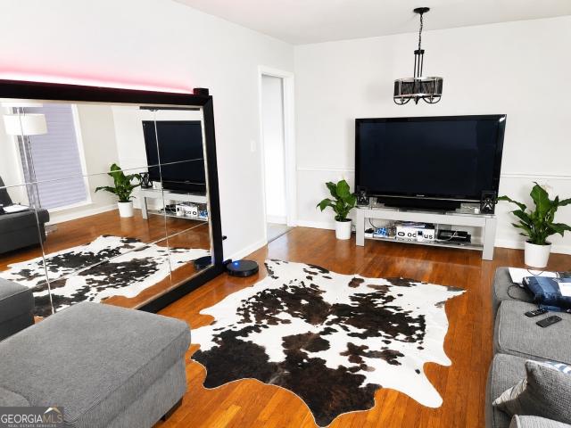 2119 Hilton Drive