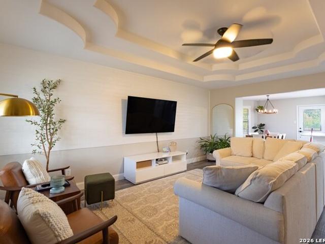 2119 La Jolla