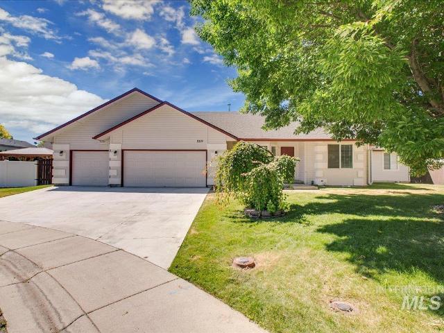 2119 W Roberts Ave