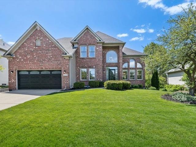 2119 W Thornwood Dr, South Elgin, IL 60177