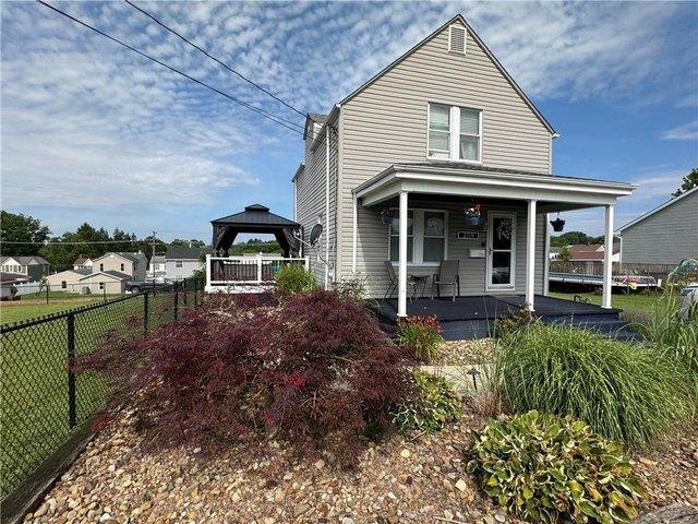 2119 Walnut Dr, Latrobe, PA 15650