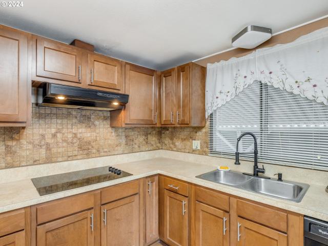 21100 NE Sandy Blvd, Unit 18, Fairview, OR 97024 | MLS #24397